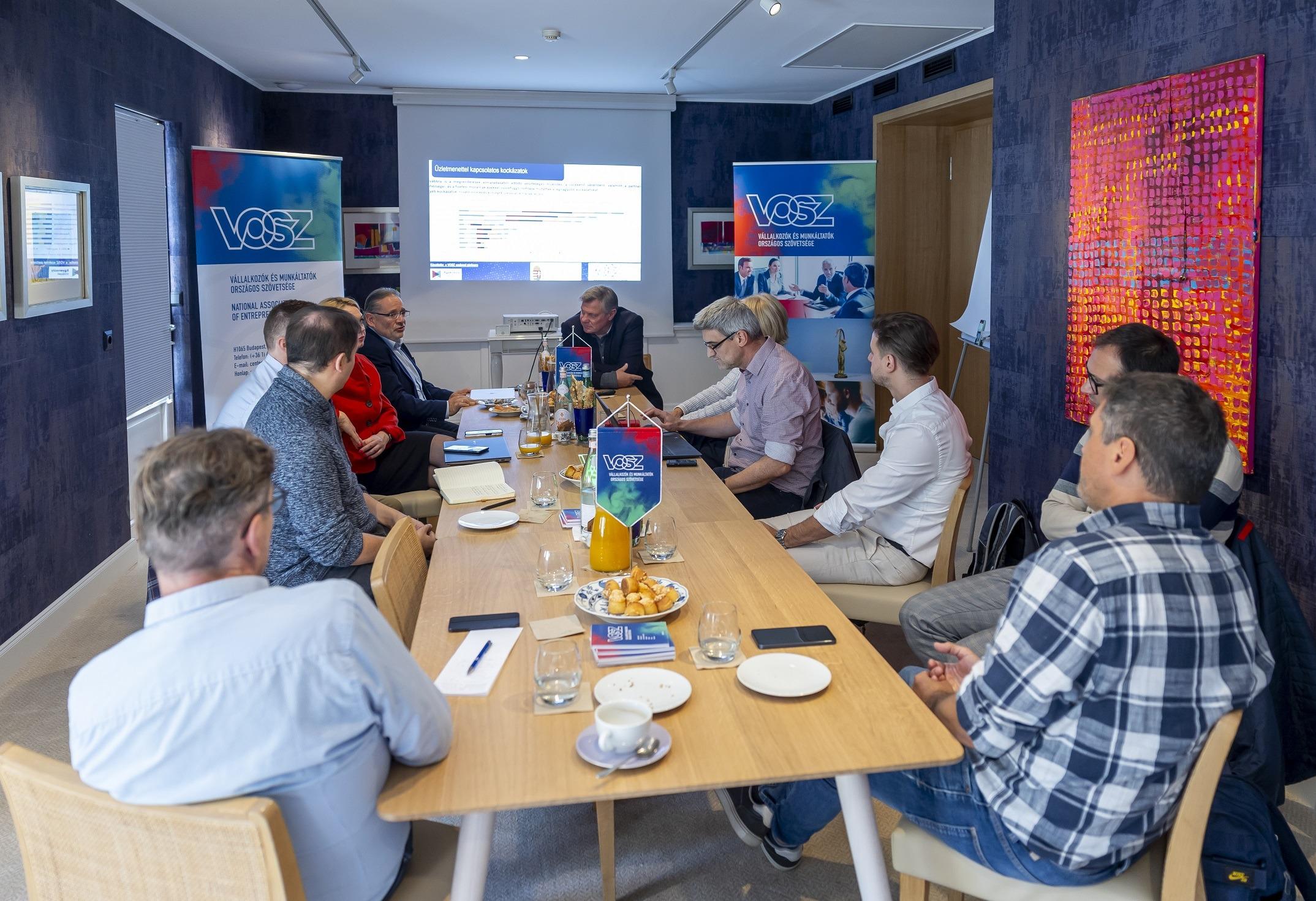 VOSZ Barométer: ismét romlik a hangulat a vállalkozói szférában - Trade magazin