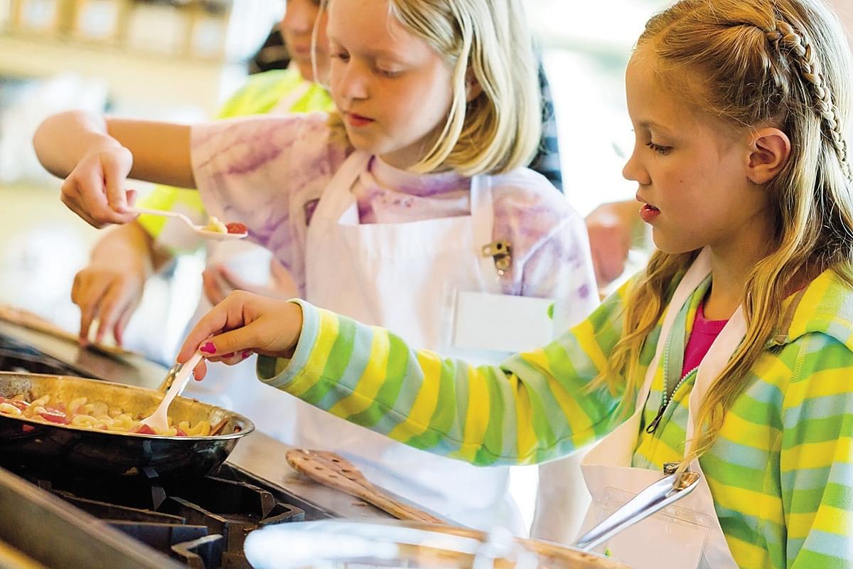 Magazin: Nekünk is tanul a gyerek - Trade magazin