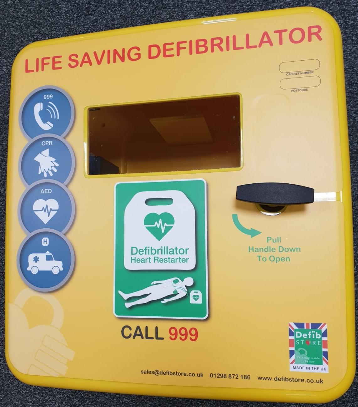 Defibrillátorokat állít üzembe a Spar Belgium - Trade magazin