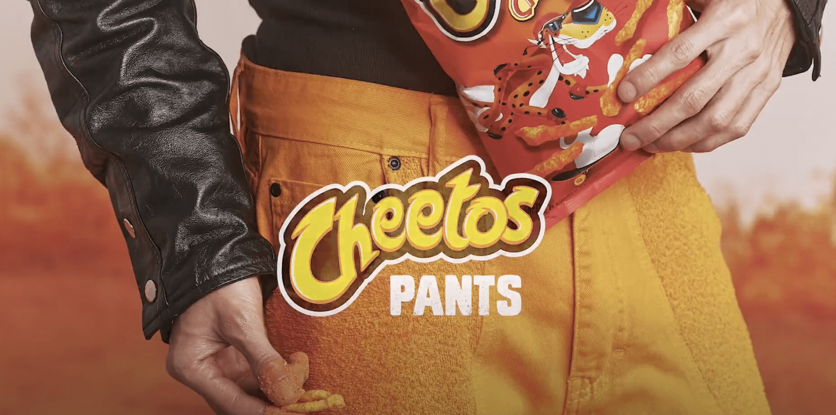 Cheetos Pants: narancssárga divatforradalom a sajtpor kedvelőinek ...